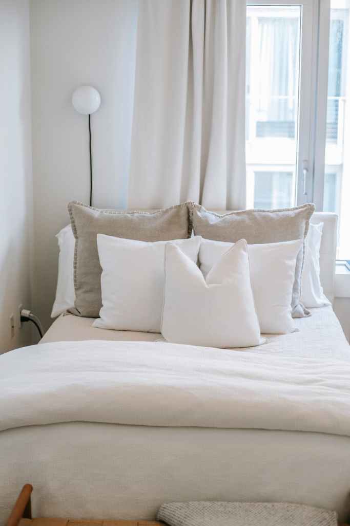 Staging a Bedroom Tips to Maximize Value and Space Experts Swear By ...